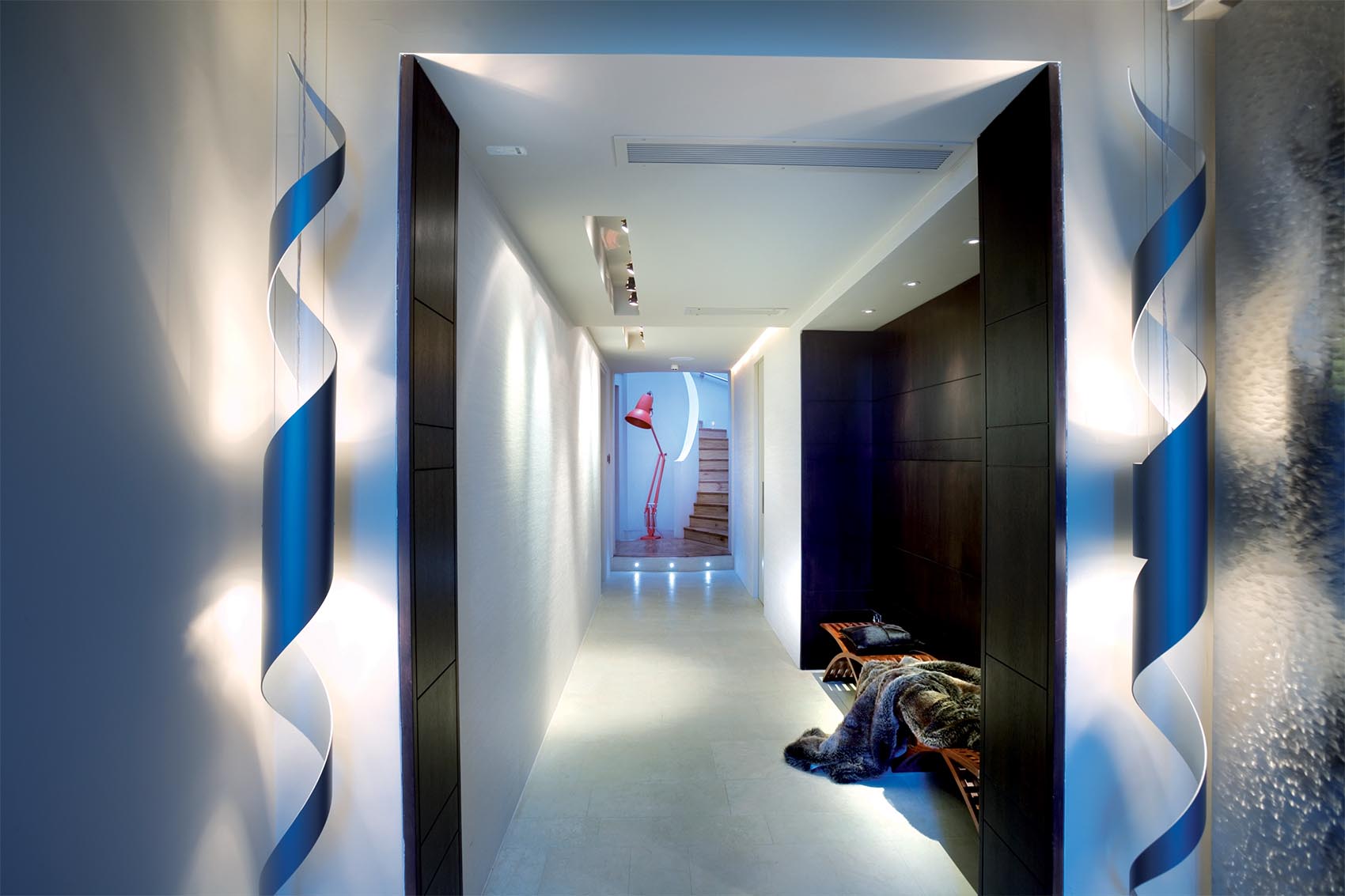 Highgate House: Luxury 90's Home Revamped by René Dekker