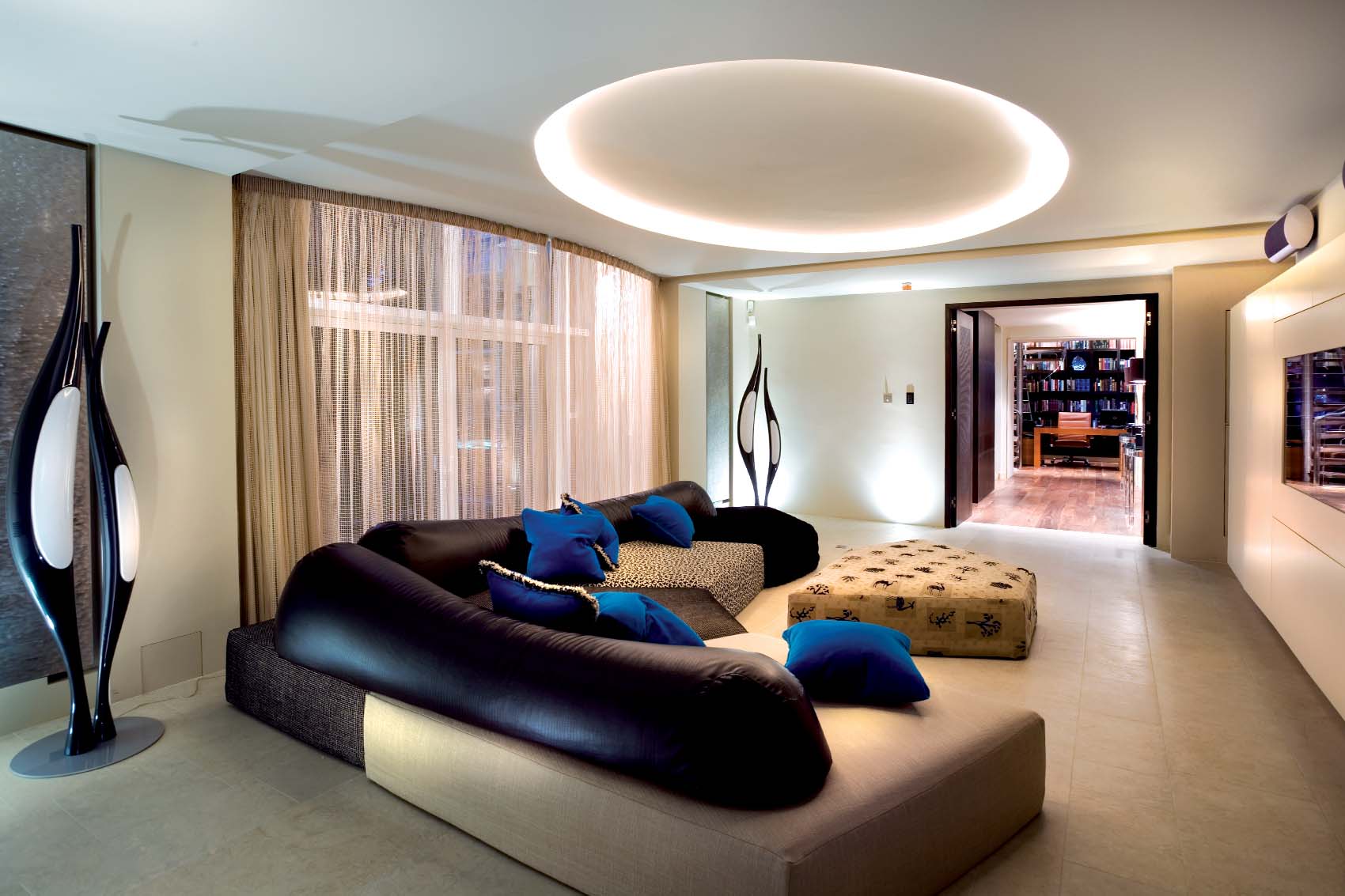 Highgate House: Luxury 90's Home Revamped by René Dekker